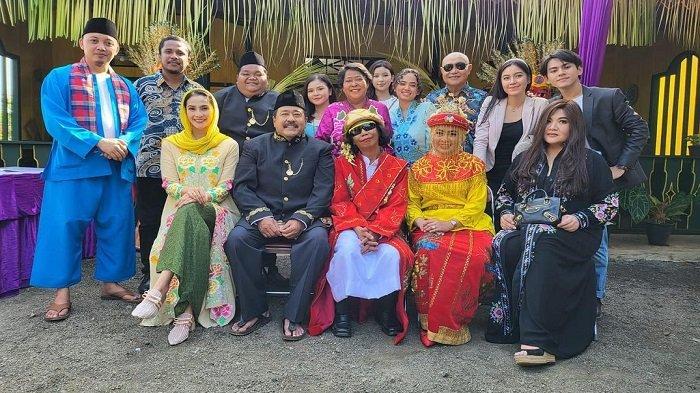 Segera Tayang, Intip Proses Syuting Si Doel The Series, Mandra dan Munaroh Pakai Pakaian ...