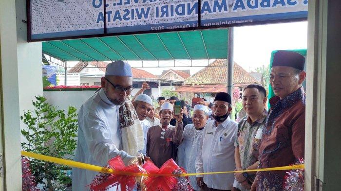 Grand Opening, CV Hafis Tour & Travel Beri Hadiah Umrah ke Tamu ...