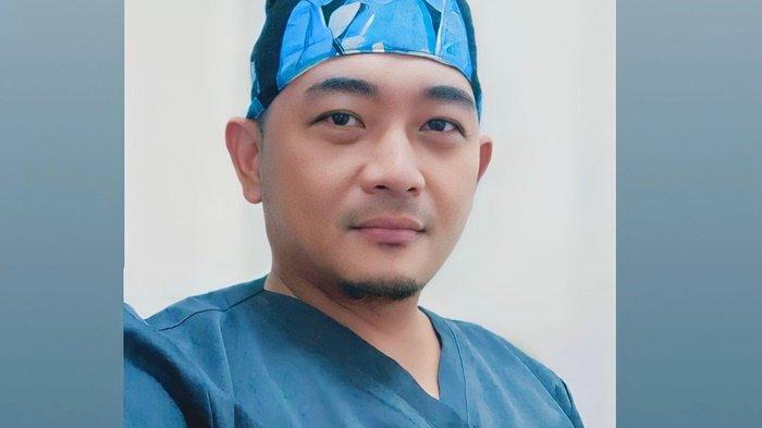 Kisah Dokter Bedah di Bangka Ini Pernah Tangani Pasien Tertelan Sikat ...
