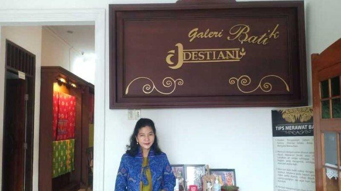 Kisah Perjuangan Nina Sarjulianto Rintis Galeri Destiani, Bangga Cual Miliknya Dipakai Sandiaga ...