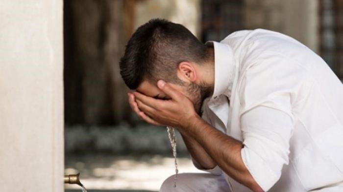 Tata Cara Wudhu yang Benar Lengkap dengan Niat, Doa, dan Sunahnya - Bangkapos.com