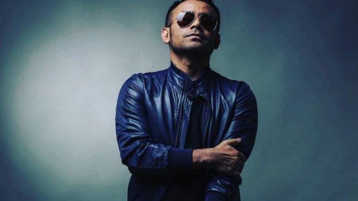 Pakai Kacamata Hitam saat Jadi Juri Indonesian Idol, Judika Ternyata ...