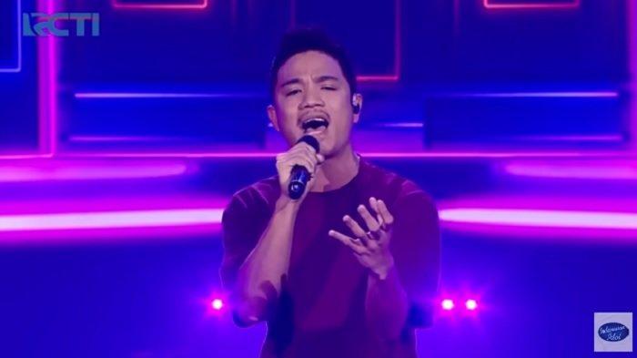 Danil Pratama Hipnotis Penonton Lewat Lagu Pelangi di Matamu, Lolos ke ...
