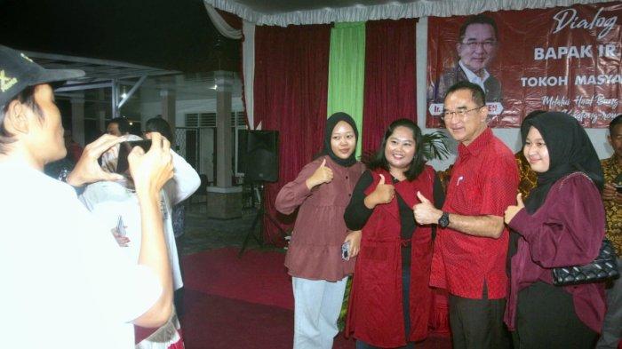 Sosok Kebanggaan Milenial, Rudianto Tjen Jadi Pusat Swafoto - Bangkapos.com