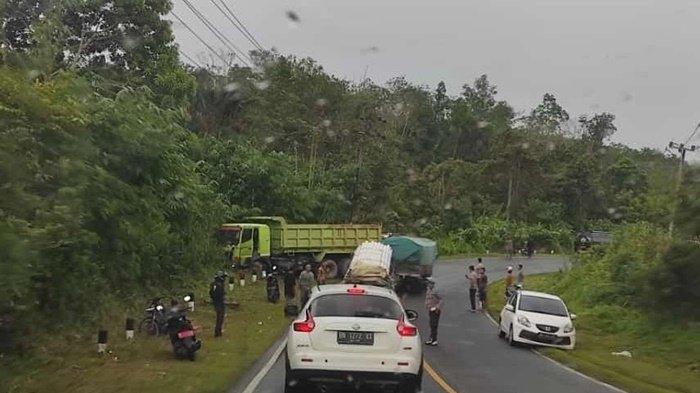 Dua Mobil Bertabrakan di Jalan Raya Desa Nangka Bangka Selatan, 1 Sopir ...