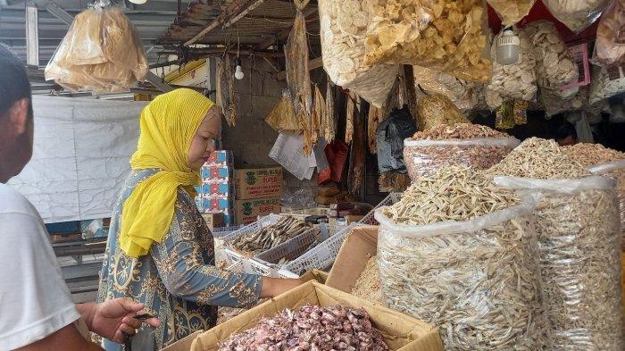 Sehabis Lebaran Idul Fitri, Toko Ikan Asin di Pangkalpinang Jadi Incaran - Bangkapos.com
