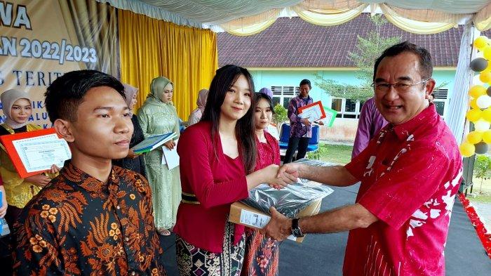 Kepedulian Rudianto Tjen di Dunia Pendidikan Diapresiasi - Bangkapos.com