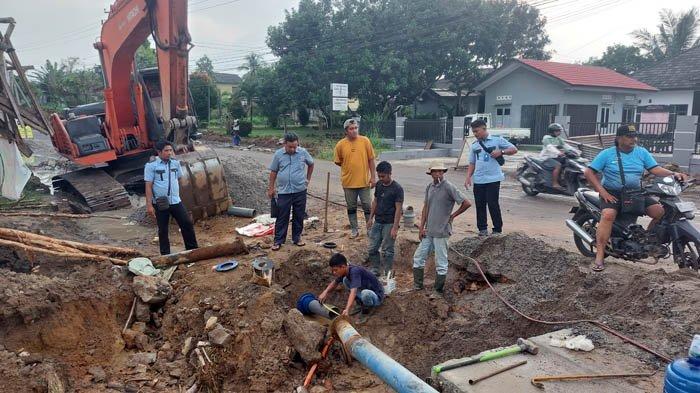 Diduga Proyek Pelebaran Jalan Rusak Pipa PDAM Tirta Bangka, Darmanto ...