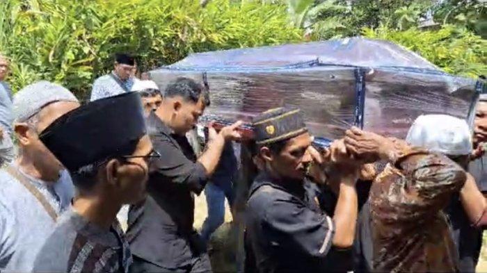 Jenazah Jemaah Haji asal Bangka yang Meninggal Dunia sudah Tiba Bangka ... Jenazah Jemaah Haji asal Bangka yang Meninggal Dunia sudah Tiba Bangka ...