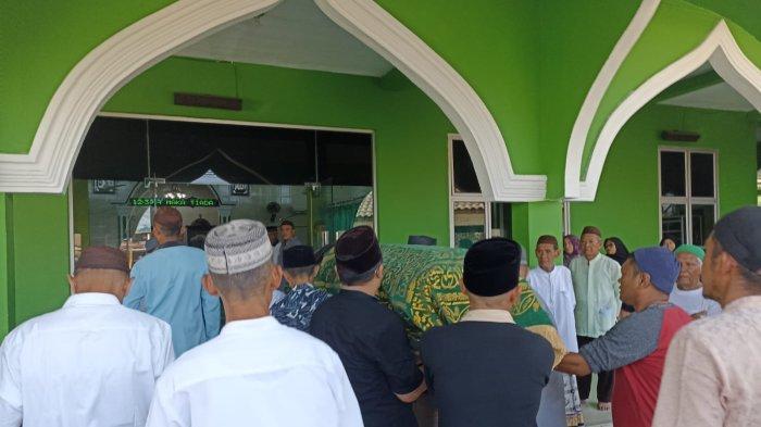 Prosesi Pemakaman Redho Korban Mutilasi Berjalan Lancar, Keluarga Ucapkan Terima Kasih ...