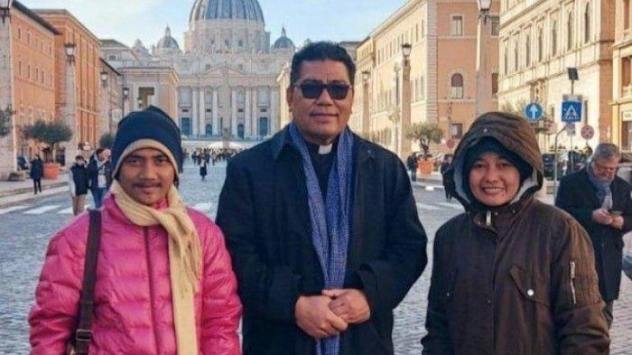 Kisah Deni Iskandar, Anak Pedagang Kopi yang Viral Belajar Agama ke ...