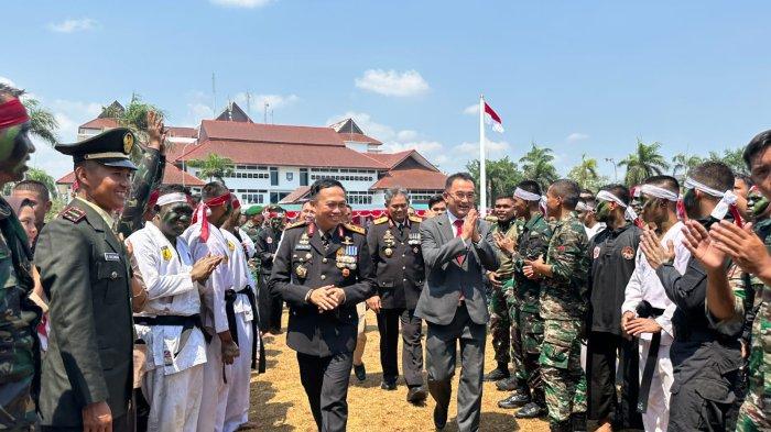Rudianto Tjen Terus Berjuang agar Kebutuhan Prajurit TNI Babel Terpenuhi - Bangkapos.com