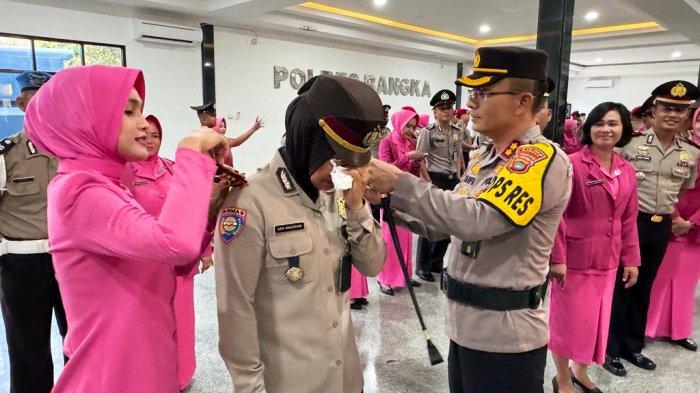 Naik Pangkat, AKP Era Anggraeni Menangis di Hadapan Kapolres Bangka AKBP Taufik Noor Isya dan ...