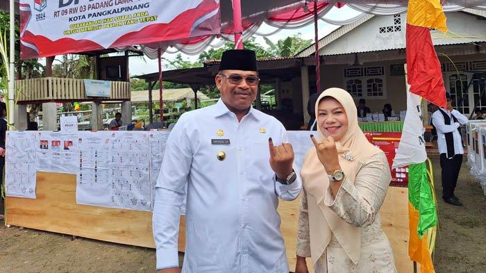 Gunakan Hak Pilih di TPS 17, Pj Gubernur Safrizal: Siapapun pilihan rakyat itu pilihan rakyat ...