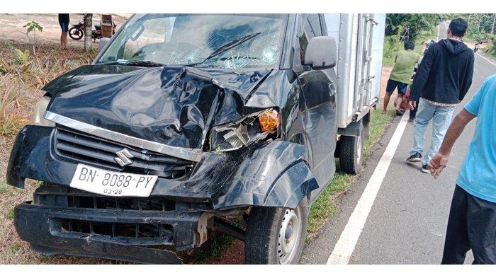 Laka Lantas Motor dan Mobil di Jalan Raya Desa Jelutung Namang, Tiga ...