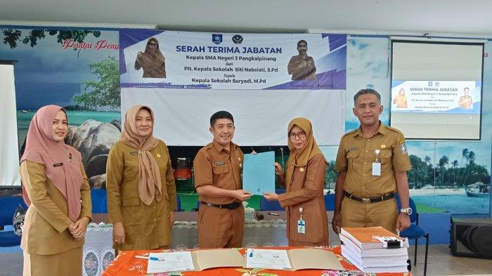 Serah Terima Jabatan, Suryadi Resmi Jadi Kepala Sekolah SMA Negeri 3 Pangkalpinang - Bangkapos.com