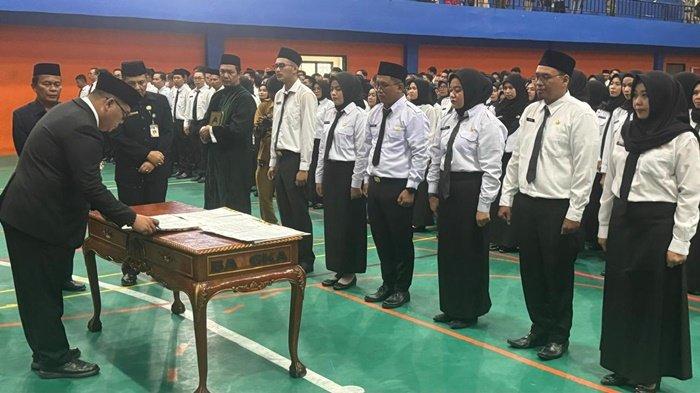 Penjabat Bupati Bangka M Haris Lantik 945 PPPK - Bangkapos.com