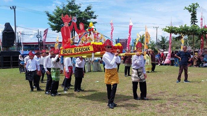 Lestarikan Kearifan Lokal, Puluhan Regu Ikuti Festival Ngarak Telok ...