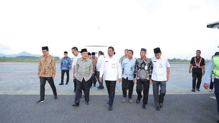 Pj Sekda Babel Fery Afriyanto Sambut Kedatangan Ketua Umum PMI M. Jusuf ...