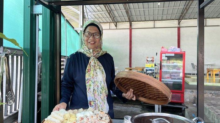 Siomay Dimsum Bu Ade Tawarkan Cita Rasa Lemhut, Kenyal, Enak dan Harga ...