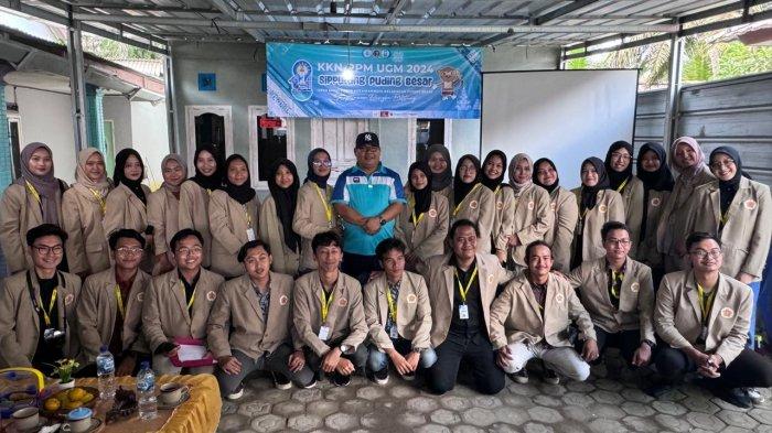 Pj Bupati Bangka M Haris Temui Mahasiswa KKN UGM di Puding Besar - Bangkapos.com
