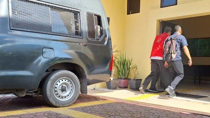 Dua Kali Sidang di PN Pangkalpinang, Terdakwa Alwin Albar Tanpa ...