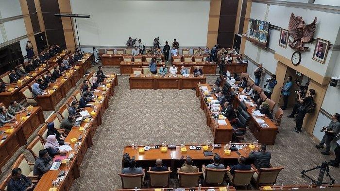 Gaji Hakim Setara Uang Jajan Rafathar Anak Raffi Ahmad? Ngadu ke DPR ...