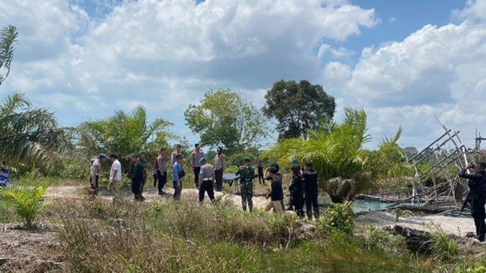 Tim Gabungan Tertibkan Tambang Timah Ilegal di Merbuk Kenari Punguk, Penambang Bongkar Ponton ...