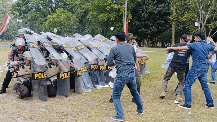 Persiapan Pengamanan Pilkada 2024, Polres Bangka Tengah Gelar Simulasi Sispamkota 'Dorrr ...