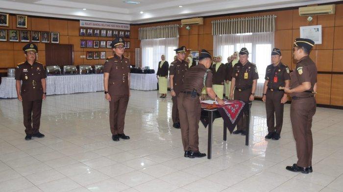 Jabatan Wakajati Babel Resmi Berganti dari Riyono kepada Hari Wibowo ...