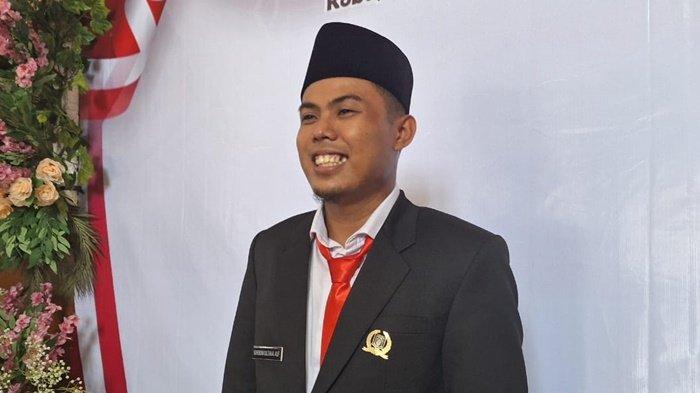 Suhendra Sultan Al Alif Anggota DPRD Bateng Termuda, Pakai Dasi dan ...