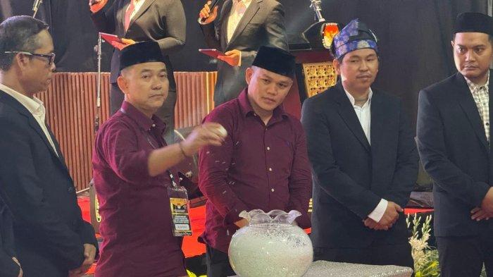 H Mulkan-Ramadian Dapat Nomor Urut 1 di Pilkada Bangka 2024 - Bangkapos.com