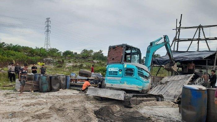 Tim Gabungan Razia Tambang Ilegal di Merbuk, Ratusan Ponton Dibongkar Secara Mandiri - Bangkapos.com
