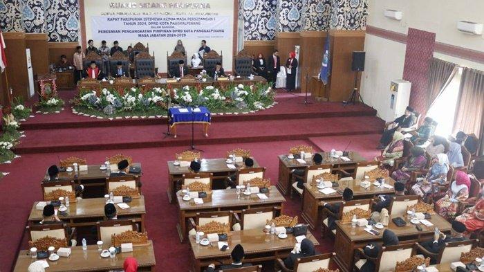 DPRD Pangkalpinang Gelar Rapat Paripurna Penyampaian Nota Keuangan dan Raperda APBD 2025 ...