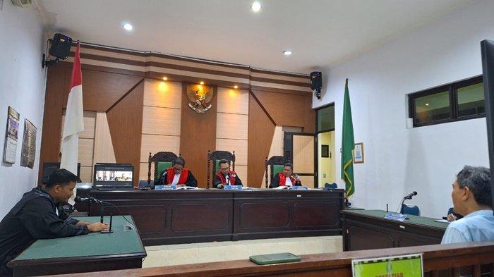 JPU Tunda Bacakan Tuntutan untuk Alwin Albar di PN Pangkalpinang ...