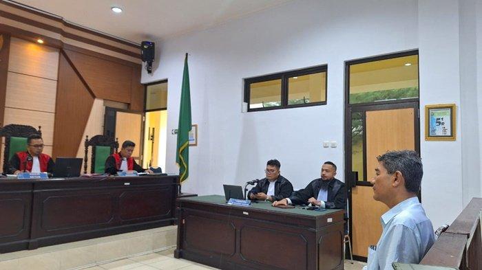 Alwin Albar, Mantan Dir Ops PT Timah Dituntut 14 Tahun Penjara, JPU ...