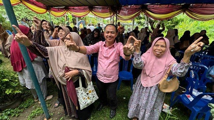 Diguyur Hujan, Ratusan Warga Antusias Hadiri Kampanye Dialogis Mulkan ...
