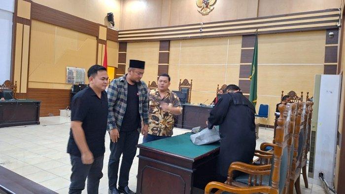 Majelis Hakim Tolak Eksepsi Tiga Terdakwa Kasus Korupsi KUR Bank Plat ...