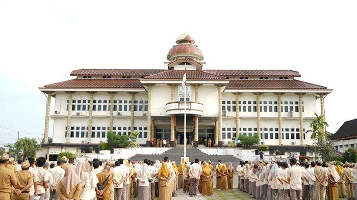 Pj Wali Kota Pangkalpinang Pimpin Apel Perdana, Ajak ASN Sukseskan Pilkada Ulang 2025 ...