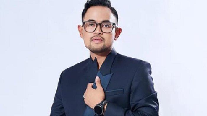 Sosok Gilang Widya Pramana Juragan 99, Crazy Rich Malang Didapuk jadi ...