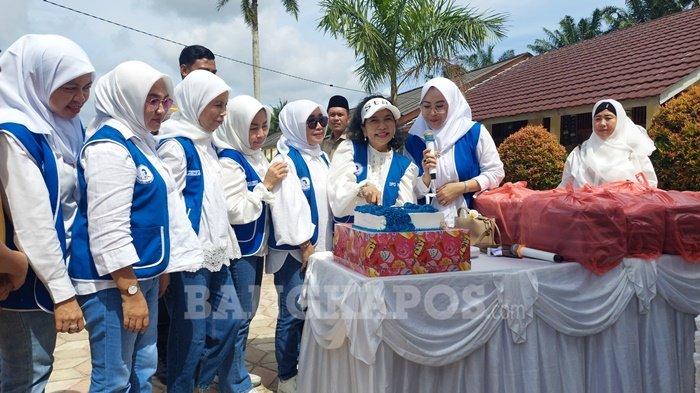 IWAPI Bangka Belitung Bagi Ribuan Paket Makanan, Dukung Program MBG ...