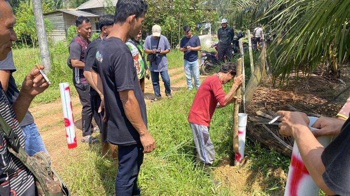 Warga Desa Terak Pasang Patok Sementara, Tuntut Kejelasan Batas Wilayah ...