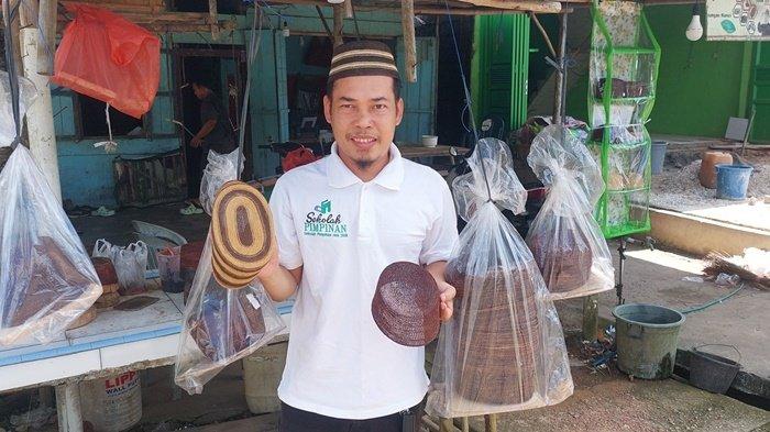 Kopiah Resam Aloeng Hardycraft, Warisan Turun-Temurun yang Mendunia dari Desa Dendang Bangka ...