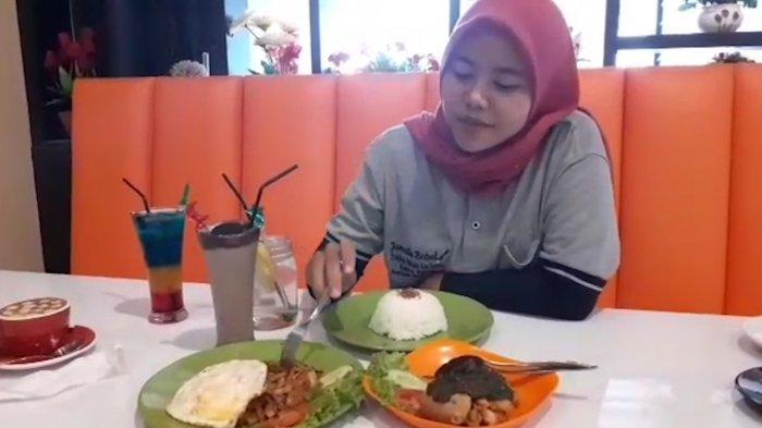 VIDEO: Yuk Cicipi Kwetiau Goreng Seafood dan Aneka Minuman Segar Andalan 86 Cafe & Resto ...