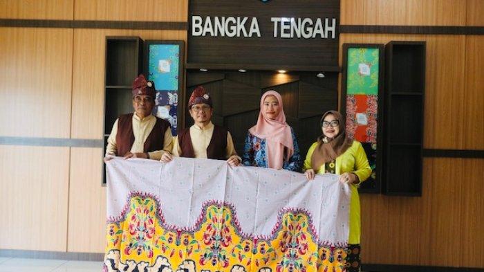 Resmi Bangka Tengah Punya Kain Batik Unik Swarna Wangka, Coraknya Kantong Semar hingga Bunga ...