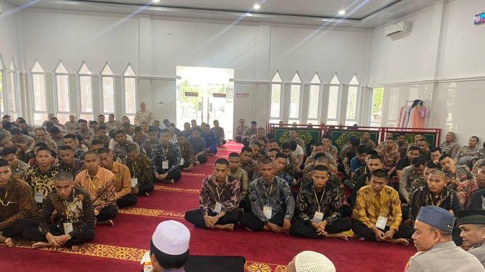 Kapolres Bangka AKBP Taufik Noor Isya Ajak Anggotanya Tingkatkan Keimanan - Bangkapos.com
