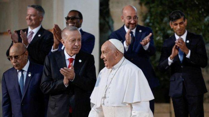 PP Muhammadiyah Soroti Sikap Sederhana Paus Fransiskus Saat Berkunjung ke Indonesia - Bangkapos.com