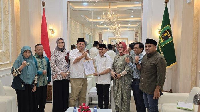 Hidayat Arsani-Hellyana Resmi Terima Rekomendasi DPP PPP Maju Pilgub Babel 2024 - Bangkapos.com