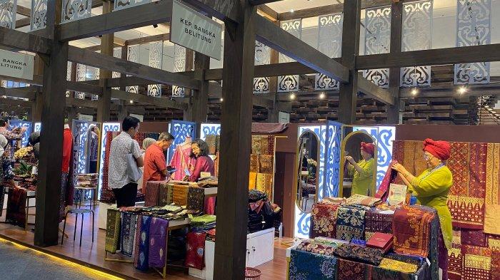 Batik dan Kain Cual Khas Bangka Belitung Ikut Mejeng di FEKDI dan Karya ...
