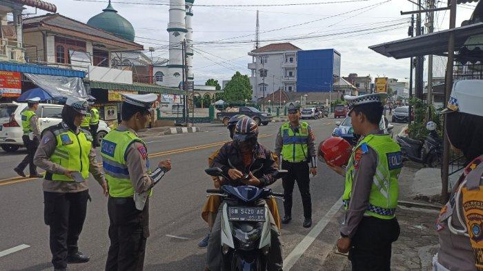Satlantas Polres Pangkalpinang Tegur Pengendara yang Melanggar, Usai Operasi OKM 2024 akan ...